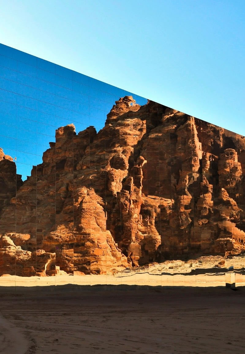 Maraya Concert Hall: o maior edifício espelhado do mundo instalado no ...